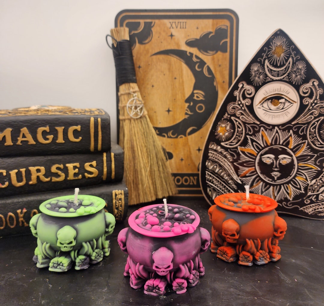 Scented Two-toned Skull Cauldron Candle, Spooky Halloween Decoration ...