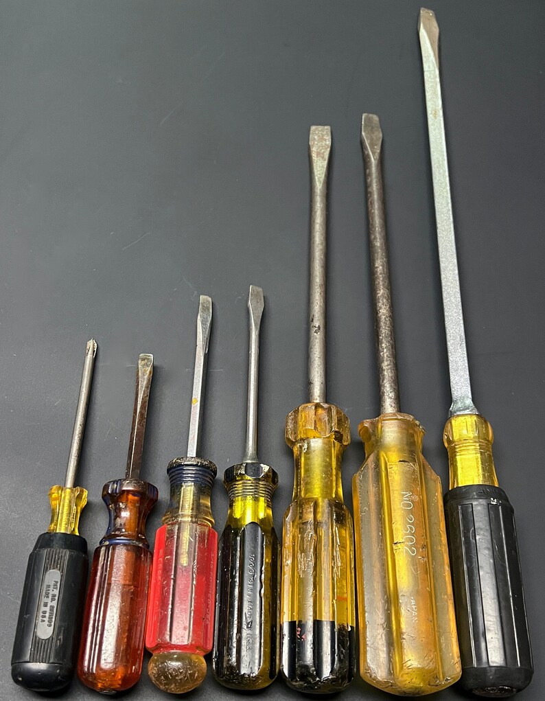 DAMAGED 7 VTG Flat Head Screwdriver Globemaster Unbranded Cushion Grip ...