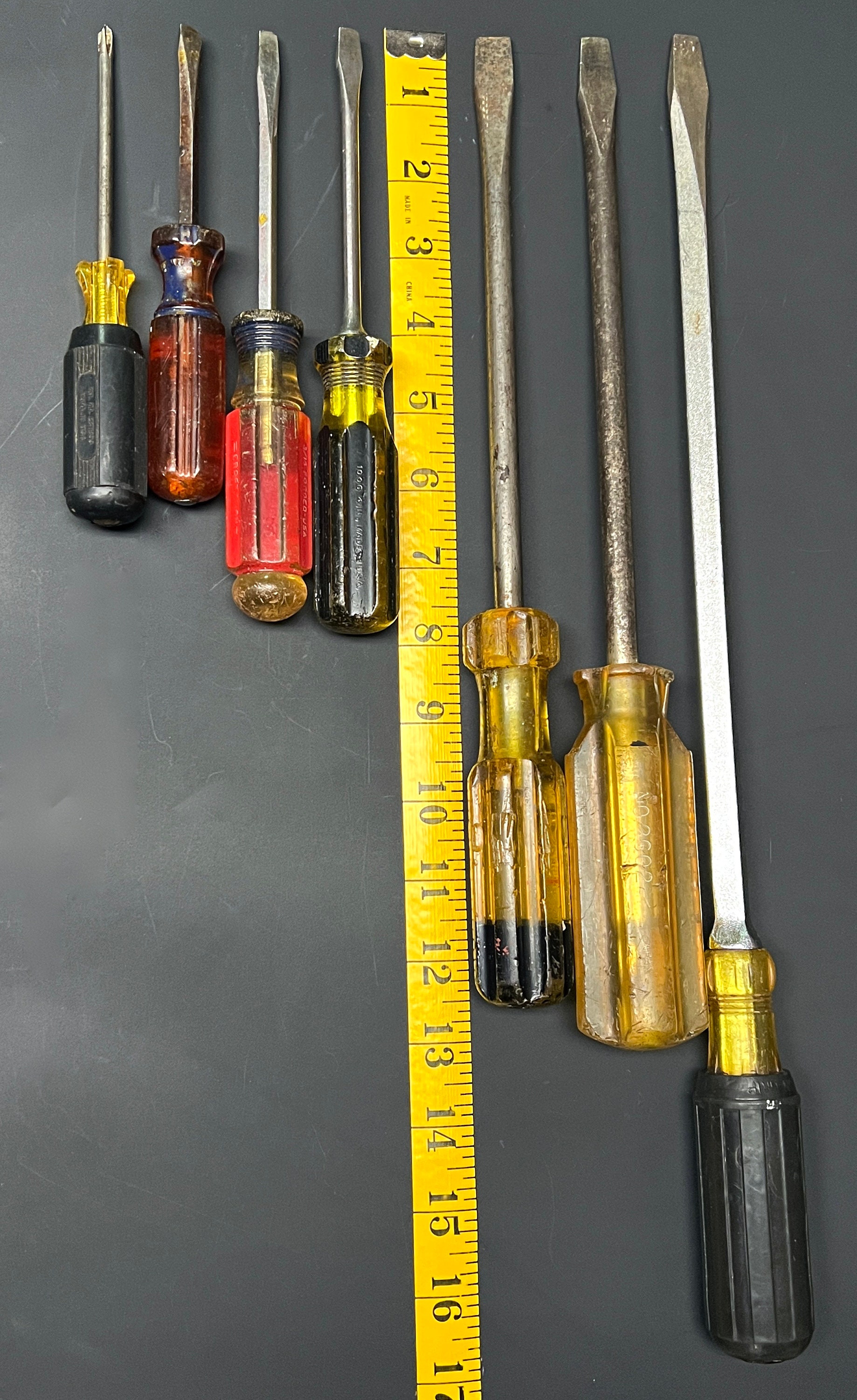 DAMAGED 7 VTG Flat Head Screwdriver Globemaster Unbranded Cushion Grip ...