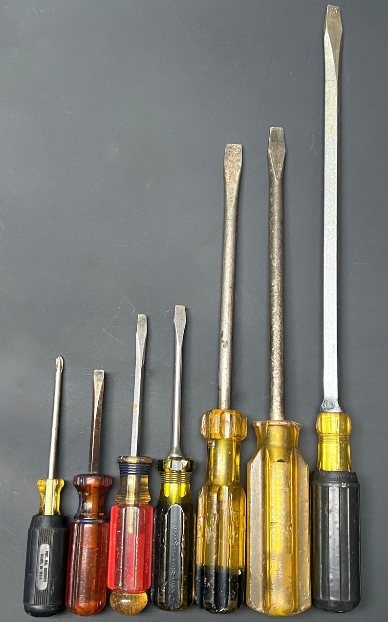 DAMAGED 7 VTG Flat Head Screwdriver Globemaster Unbranded Cushion Grip ...