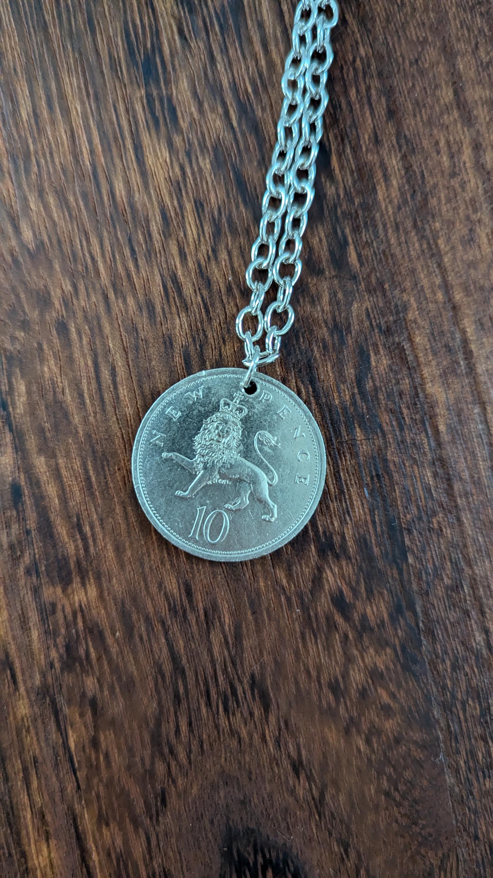 England 1975 • Silver Upcycled Coin Necklace - Etsy