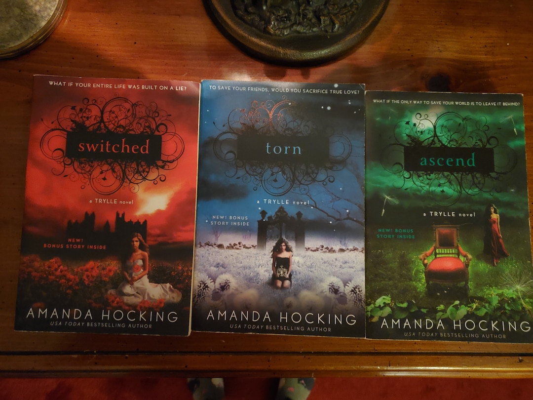 Switched Series 1-3 by Amanda Hocking - Etsy