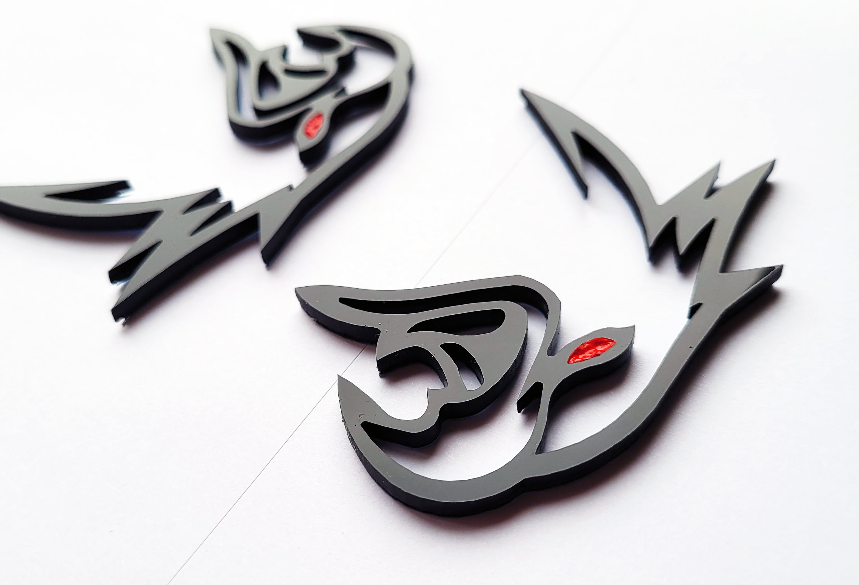 2x Hawk Bird Hellhawk Redeye Emblem Logo for Jeep Grand Cherokee ...