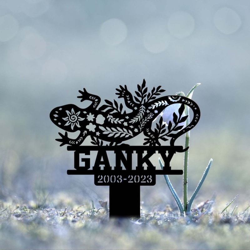 Lizard in Sign - Etsy