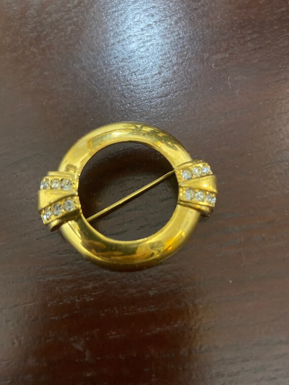 Vintage Avon Circle Pin Gem