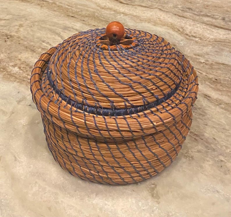 Small Lidded Round Longleaf Pine Needle Basket With Black Walnut Shell ...