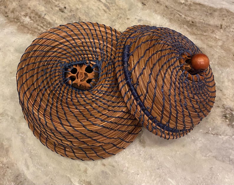 Small Lidded Round Longleaf Pine Needle Basket With Black Walnut Shell ...
