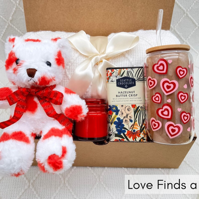 Valentine Gift Box - 60+ Gift Ideas for 2025