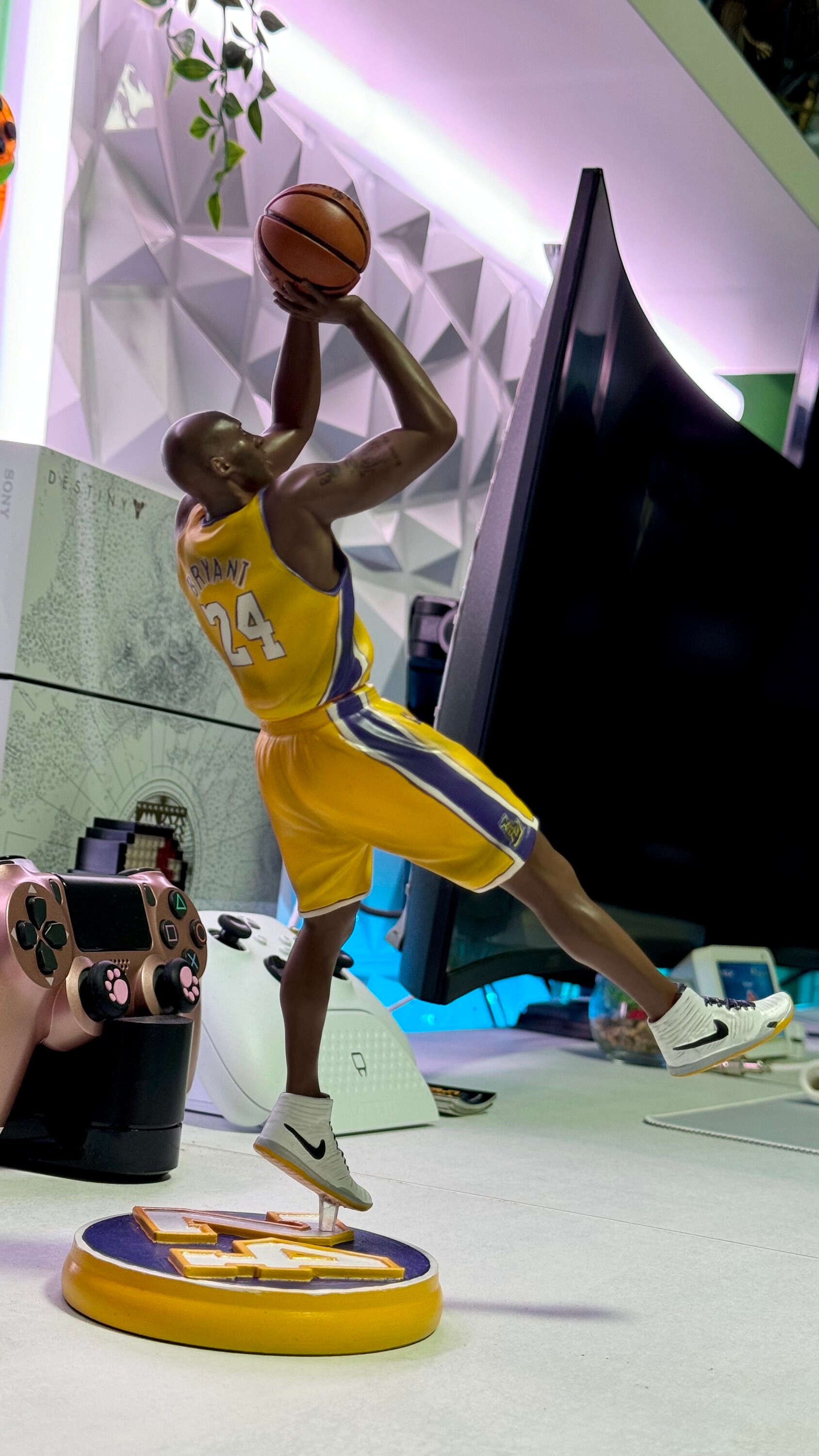 Kobe Bryant NBA Fan Art Statue in Hand Painted Resin 28 Cm - Etsy