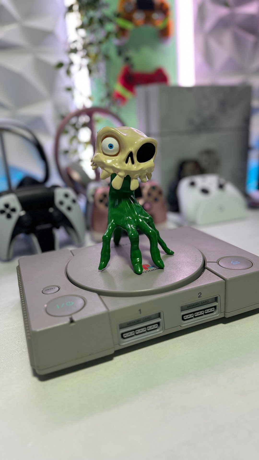 Sir Daniel Fortesque Hand Medievil Hand Painted Resin Fan Art Statue - Etsy