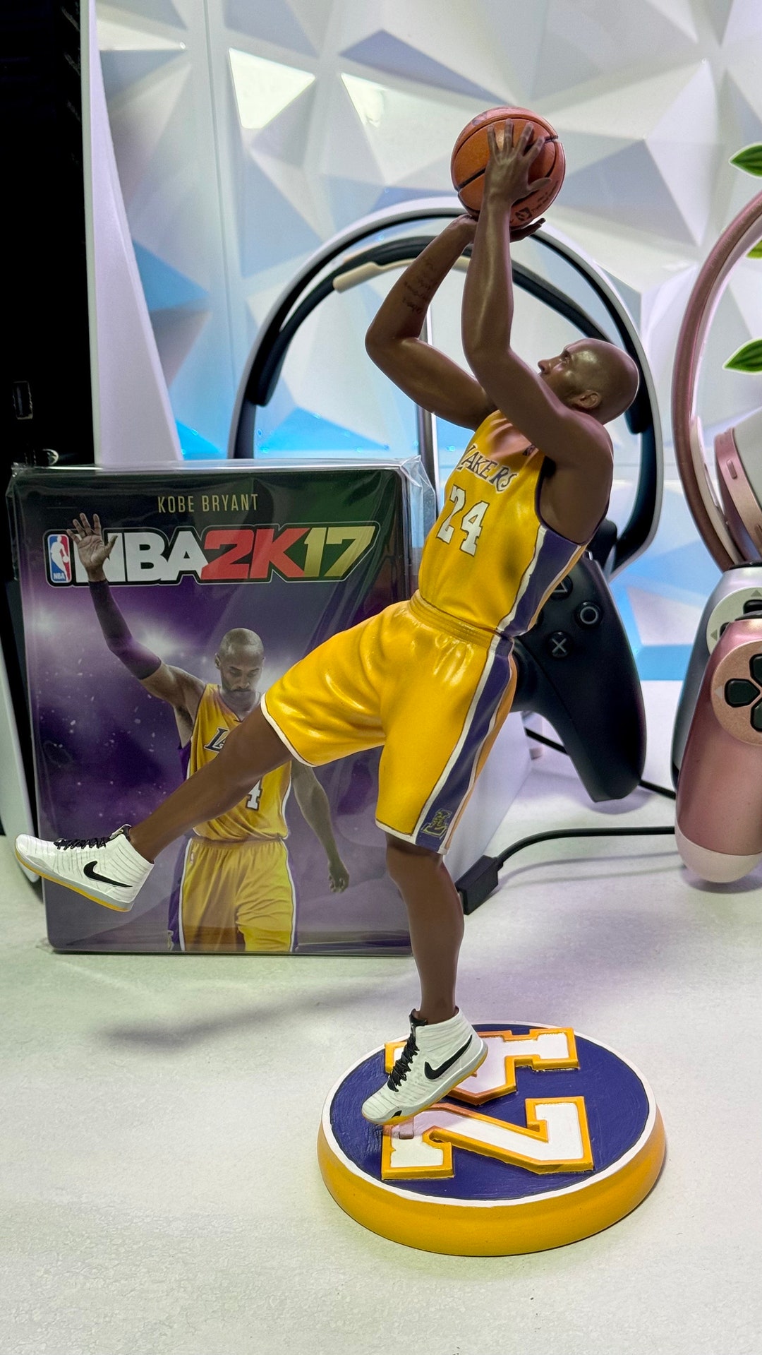 Kobe Bryant NBA Fan Art Statue in Hand Painted Resin 28 Cm - Etsy