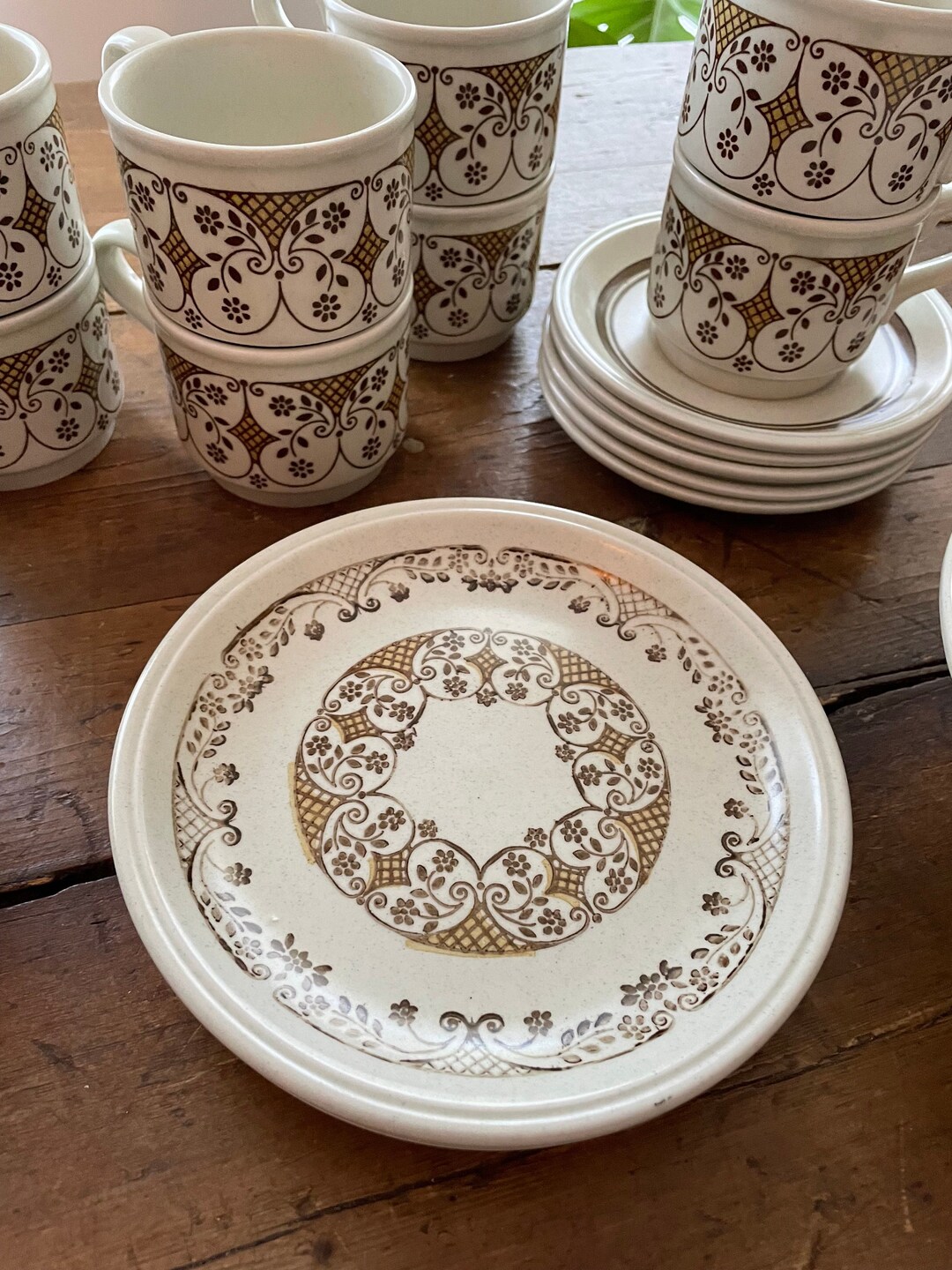 Bilton Made in England Dish Set 27 Pieces 8 Cups, 5 Saucers, 6 Dinner ...