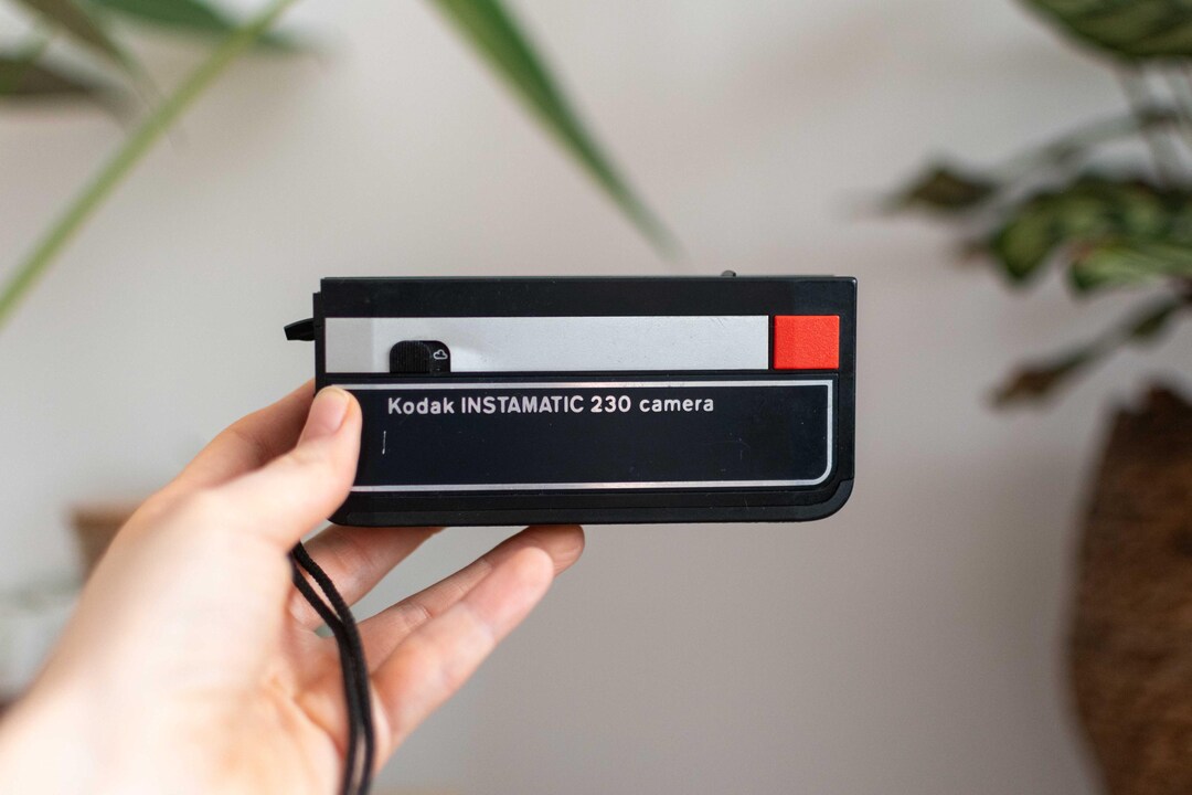 Vintage 1970s Kodak Instamatic 230 Camera – Collectible Viewfinder ...