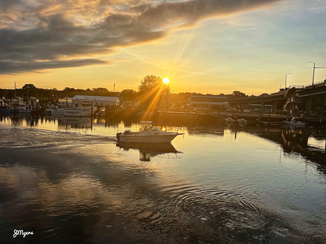 Digital Art Print Photo Boat Niantic Bay Long Island Sound Sunrise - Etsy