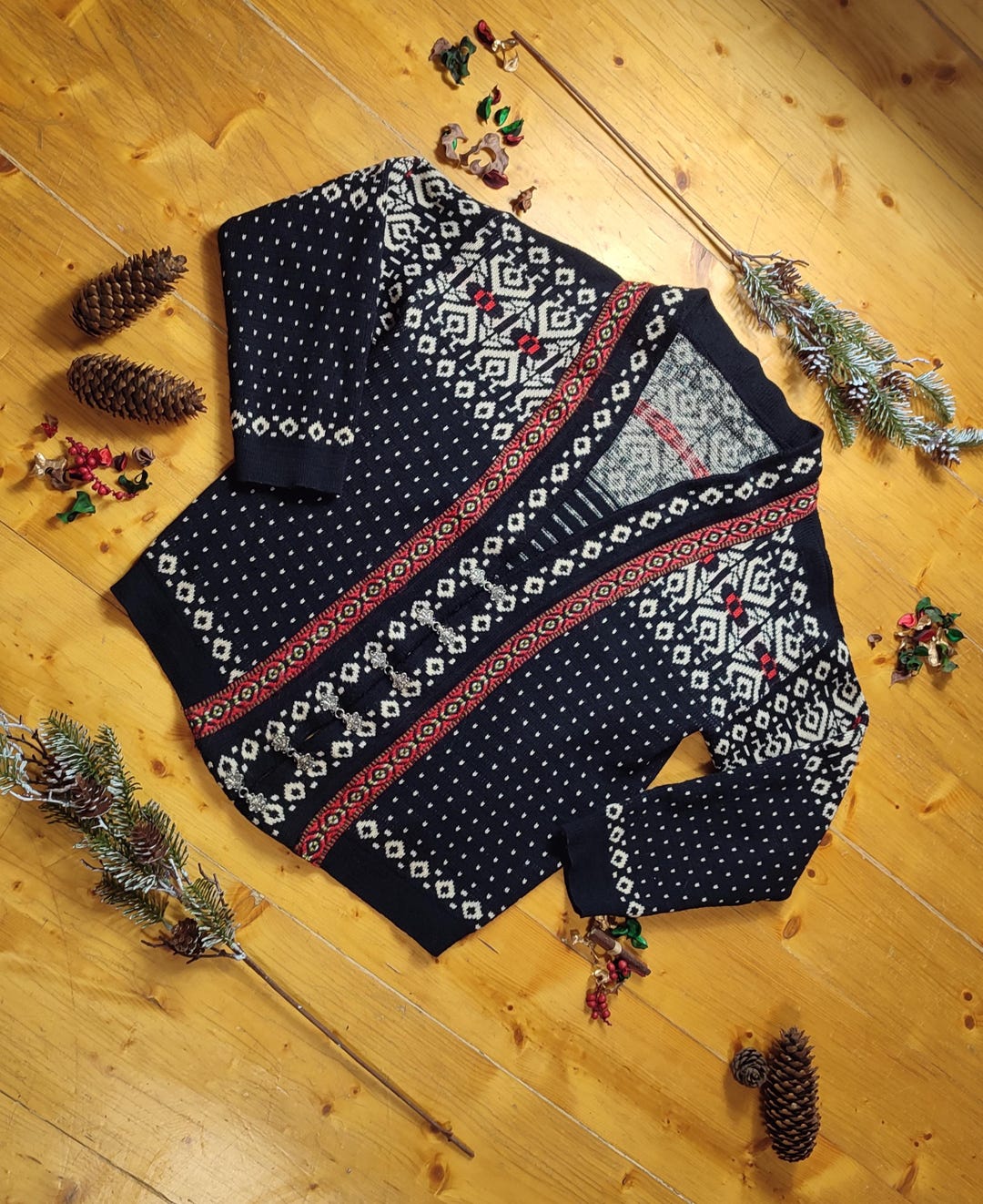 Embroidered Norwegian Wool Vintage Sweater / Traditional Norge Folk ...