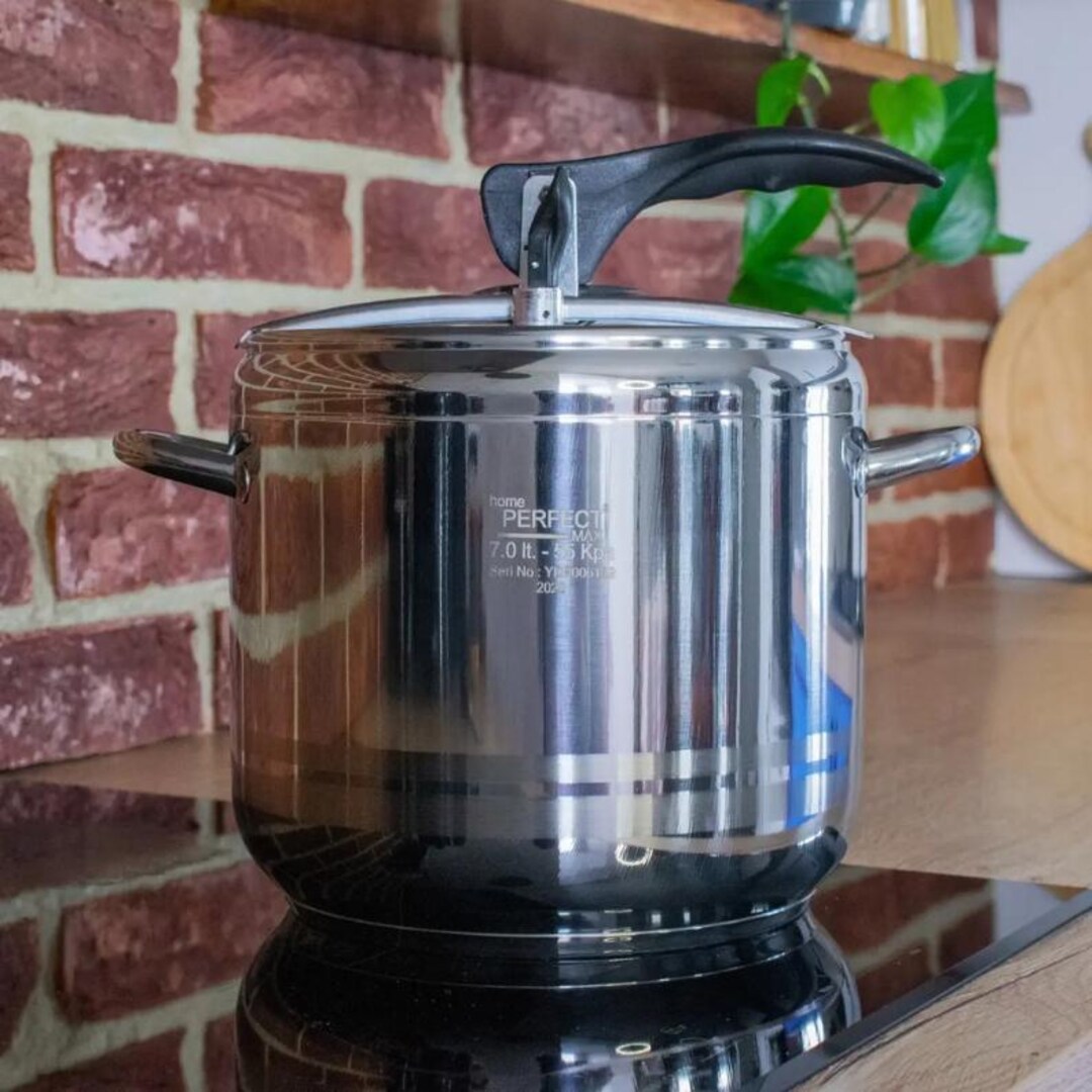 7L Stainless Steel Pressure Cooker | Multi-stove Compatible | Durable ...
