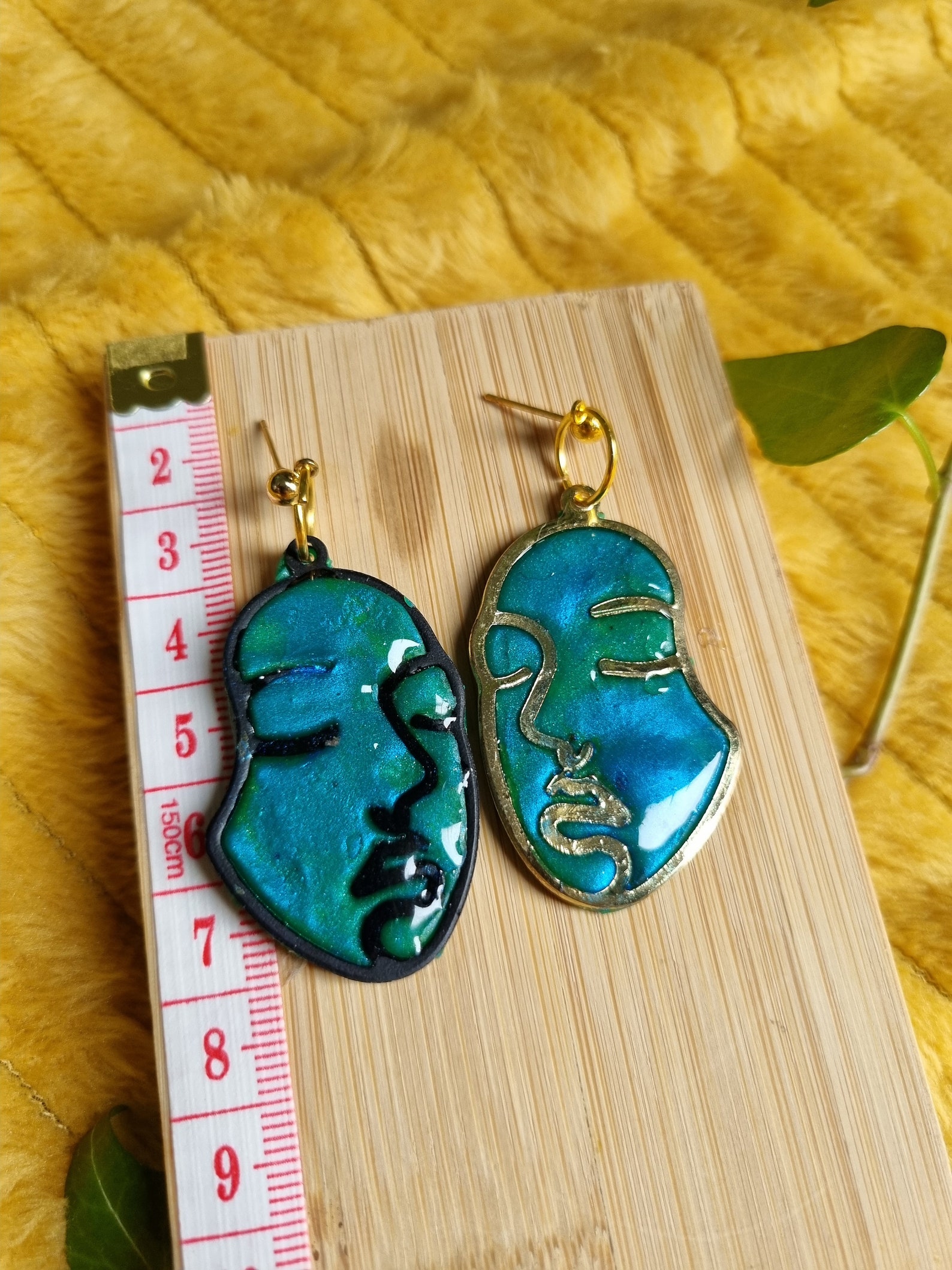 Handmade Polymer Clay Line Art Face Fashion Earrings With Golden Frame ...