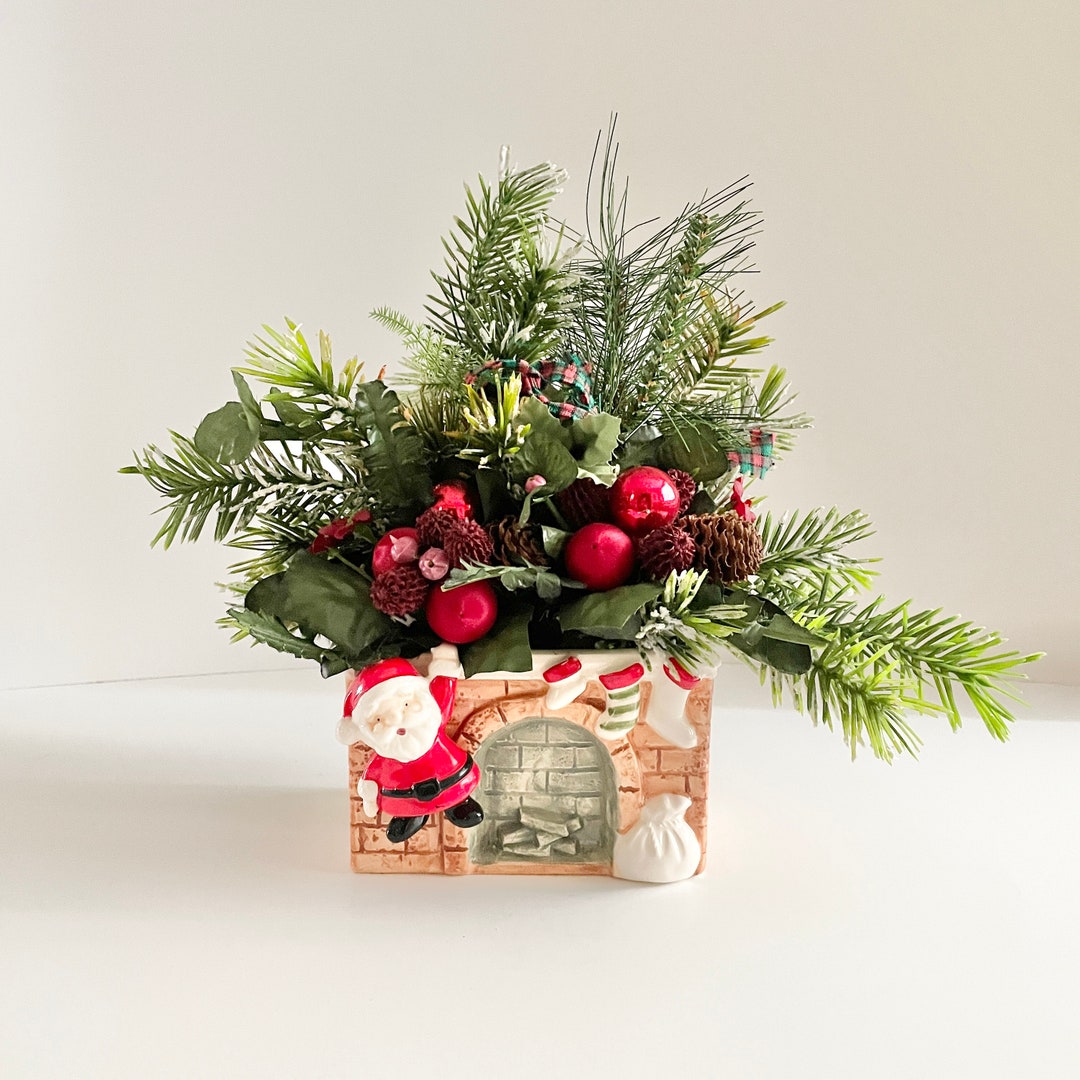 Vintage Brinn's Fireplace Santa Planter With Holiday Floral Arrangement ...