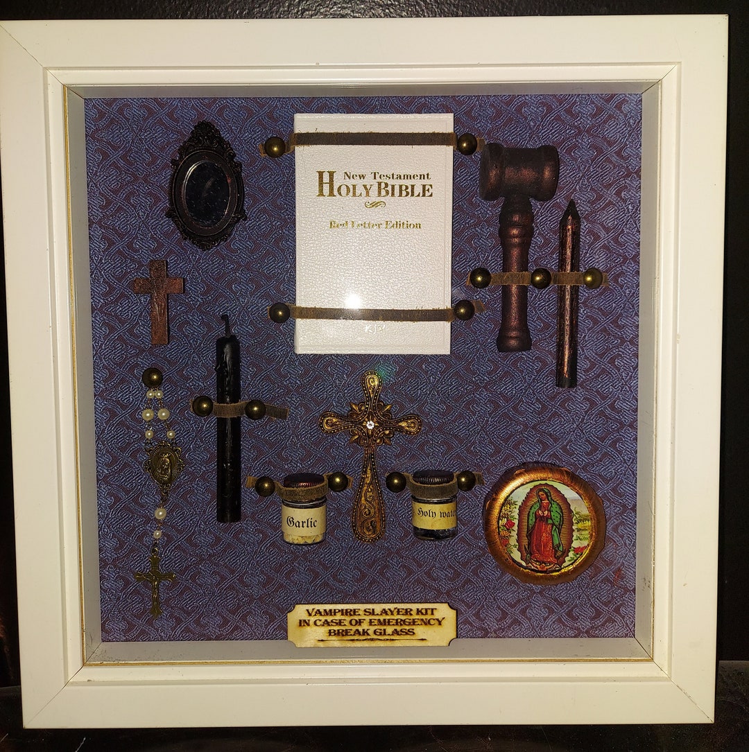 Vampire Slayer Hunter Kit Holy Bible , Vampire. Shadow Box, Dracula ...