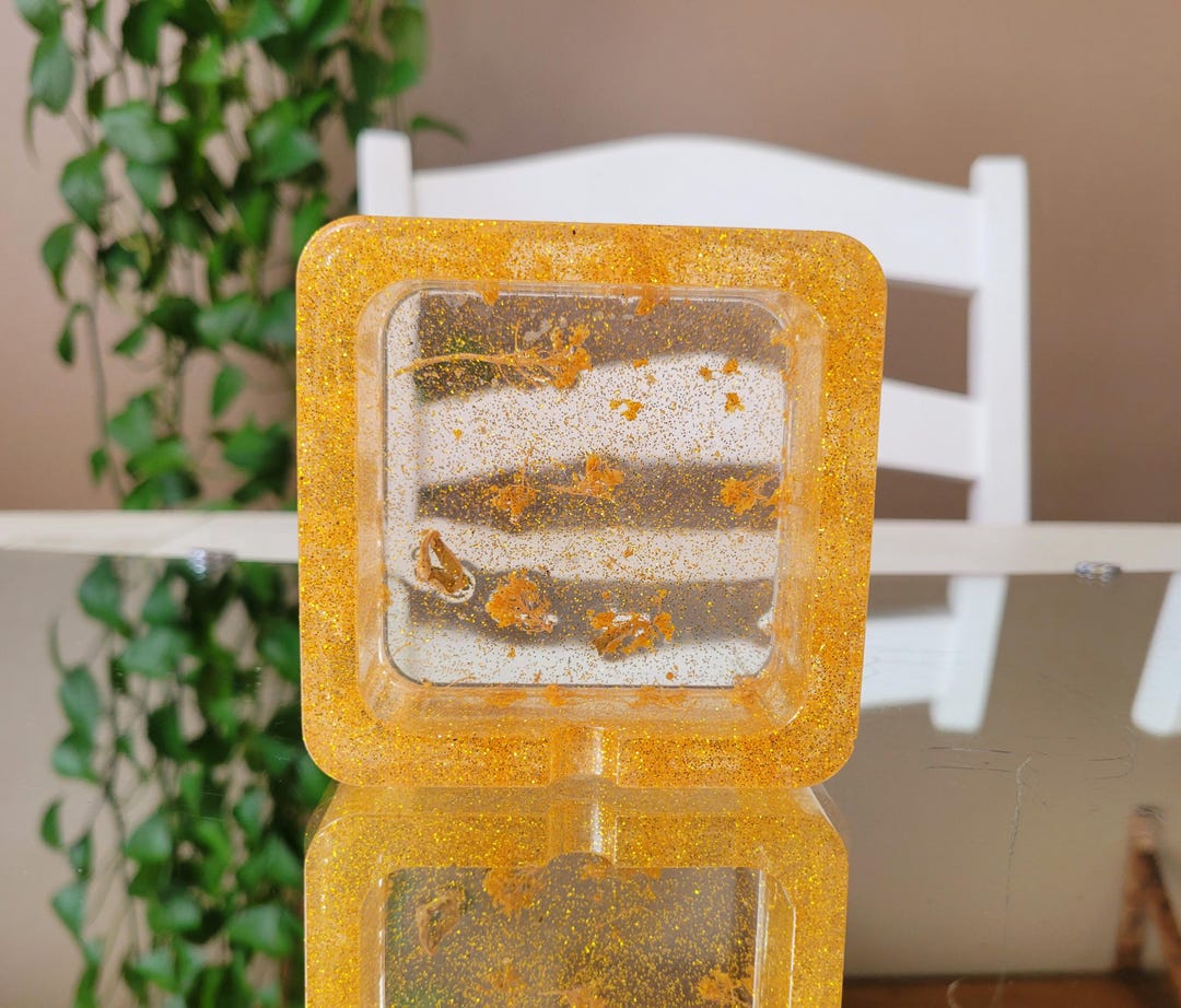 Vintage Lucite Ashtray/ Gold Acrylic Glowing Ashtray With Dried Flowers ...