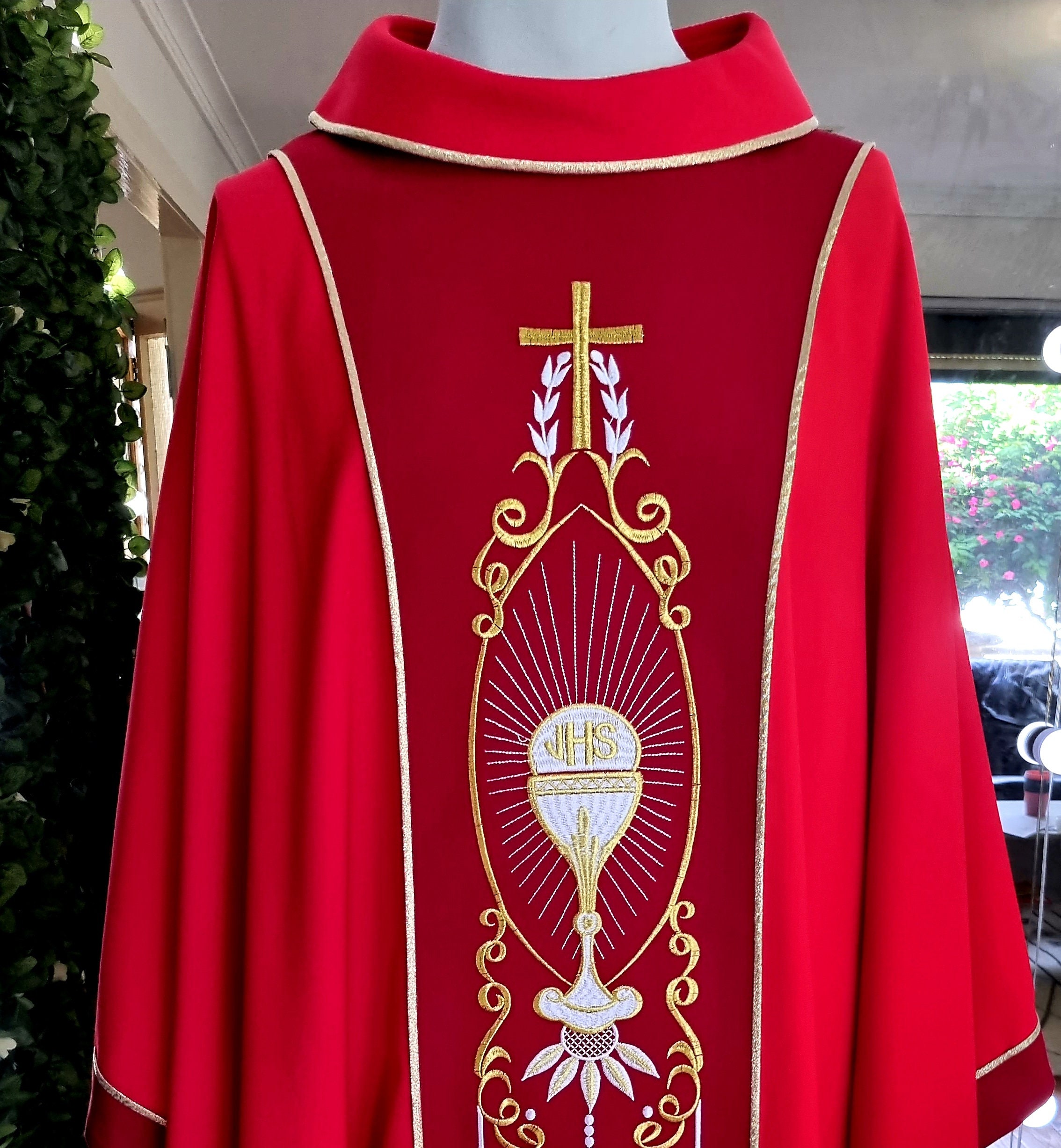 Red Embroidered Green Chasuble Vestments Gothic style Chasuble ...