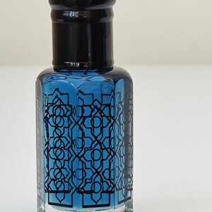 BLUE OUD / OUDH Agarwood With Ruh Amber and Ruh Musk - Etsy