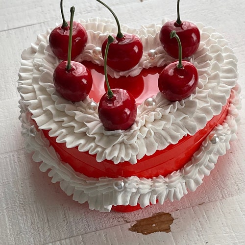 Fake Vintage Heart Cake - Etsy