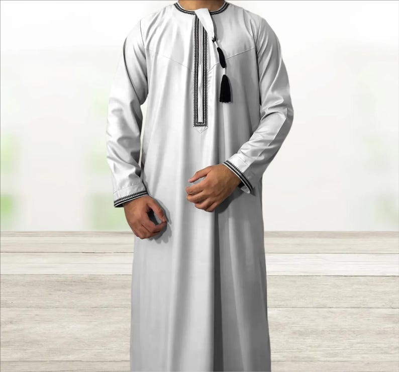 Embroidered White Thobe Jubba: Muslim Men's Middle Eastern Clothing - Etsy