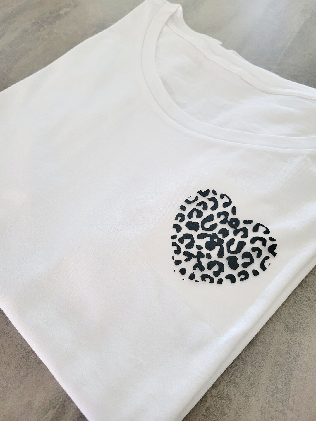 Iron-on leo Heart / Patch / Plot / Iron-on Image to Iron on Shirts ...