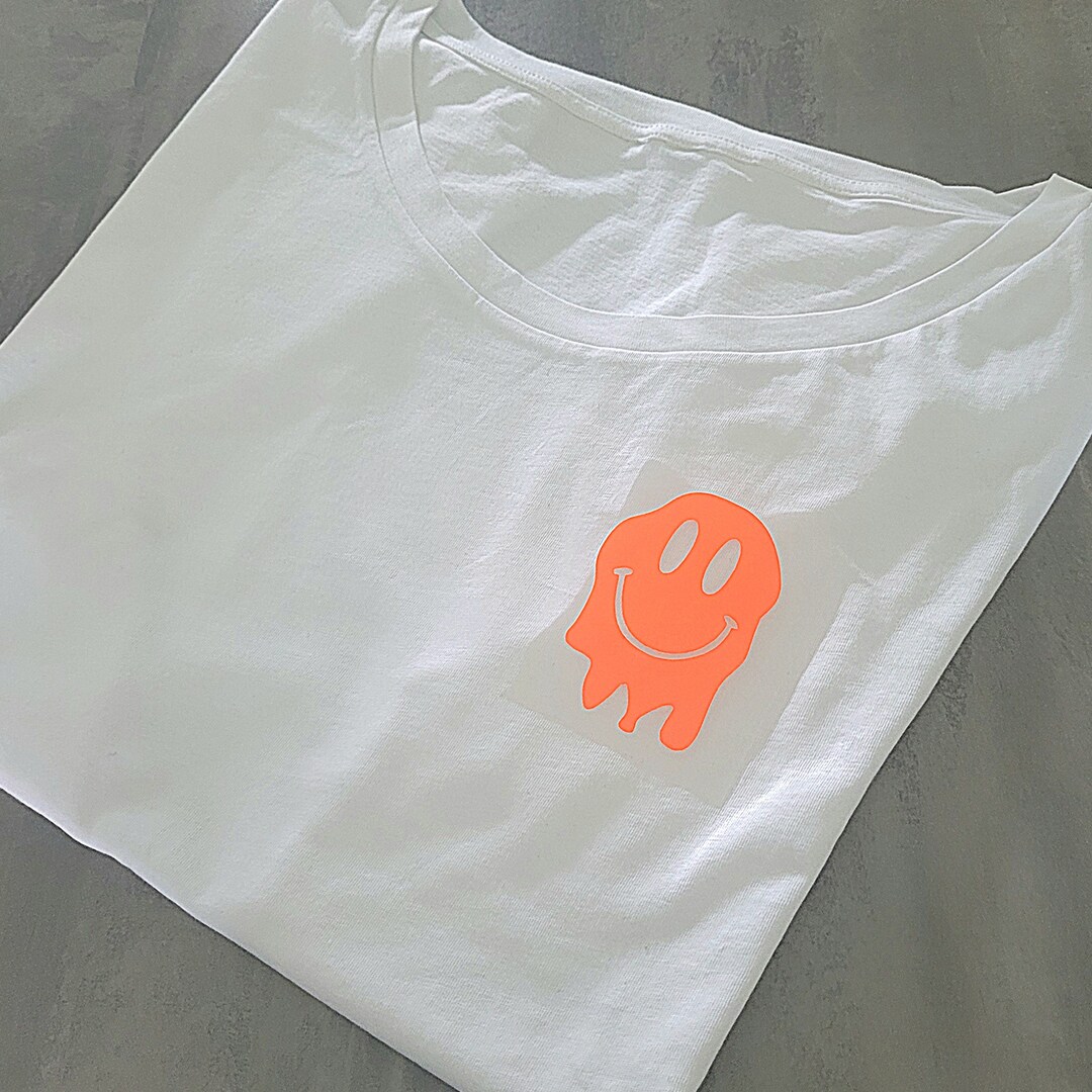 Smiley Iron-on Patch Neon/patch/plot/iron-on Image to Iron on Shirts ...