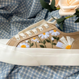 Custom Sneakers/daisy Shoes/cottagecore Shoes/embroidered Flower Shoes ...