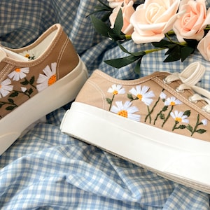 Custom Sneakers/daisy Shoes/cottagecore Shoes/embroidered Flower Shoes ...