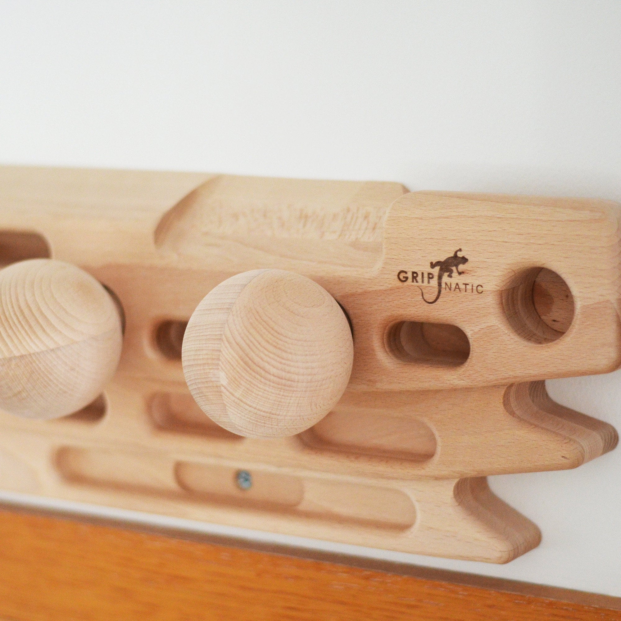 Hangboard Fingerpeg 1.0 + Spherical Holds, Beautiful Climbing Board for ...