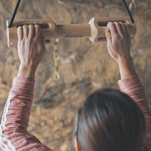 Mobile Hangboard Hangy for Warm-up or Home Workout, Wooden Hangboard ...