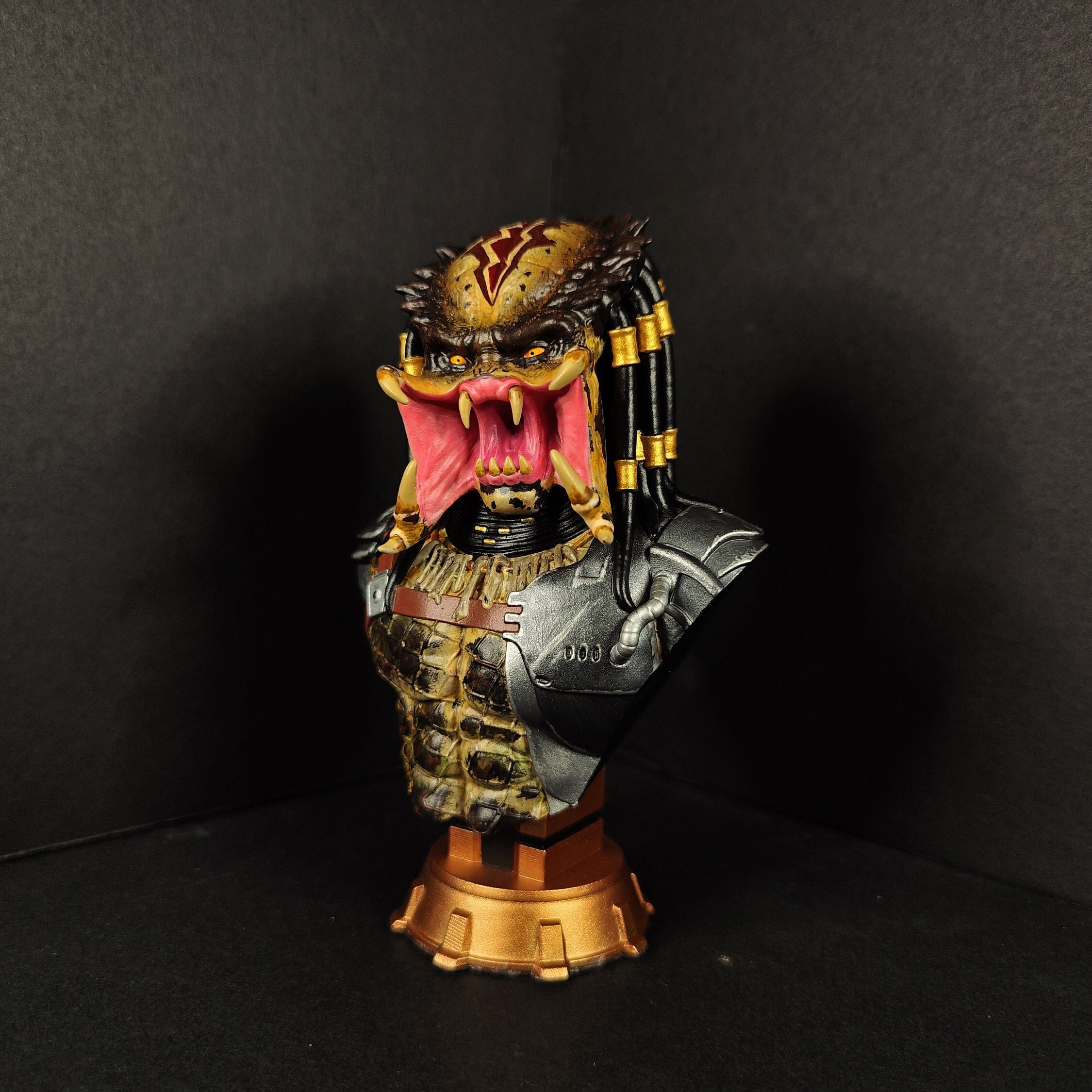 Predator Yautja Desk Décor Bust - Etsy