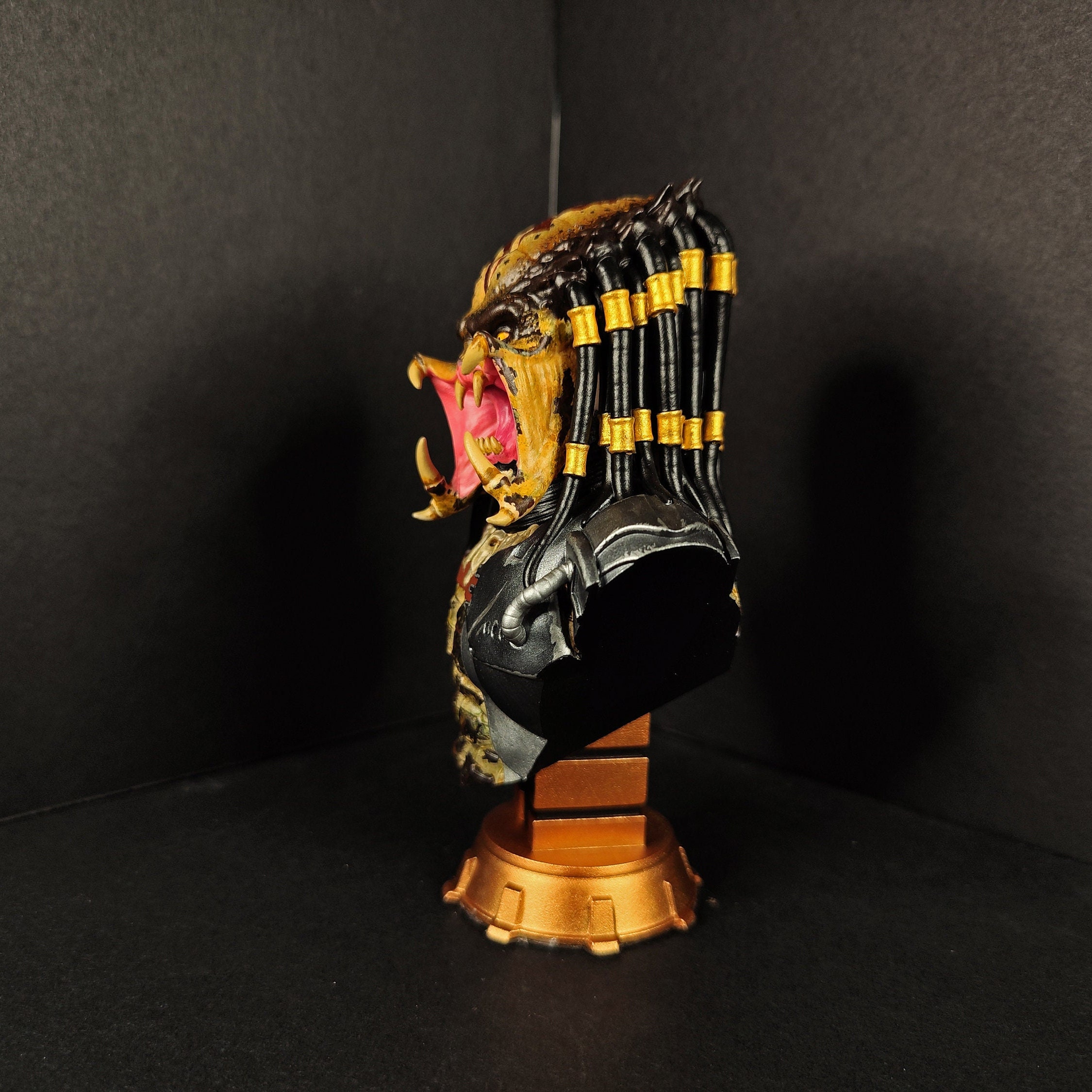 Predator Yautja Desk Décor Bust - Etsy