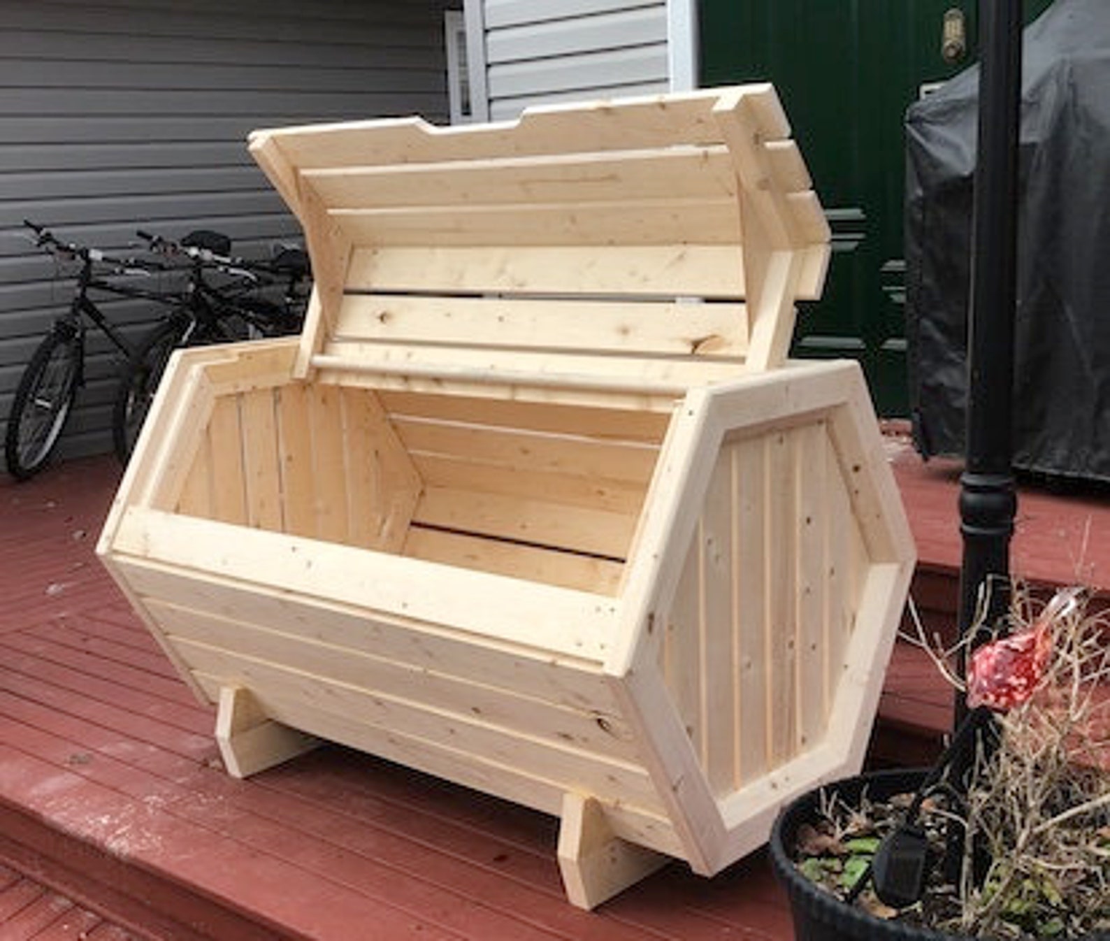 Six Sided - Hexagon Shaped Garbage Bin Plan - DIY Woodworking Plans ...