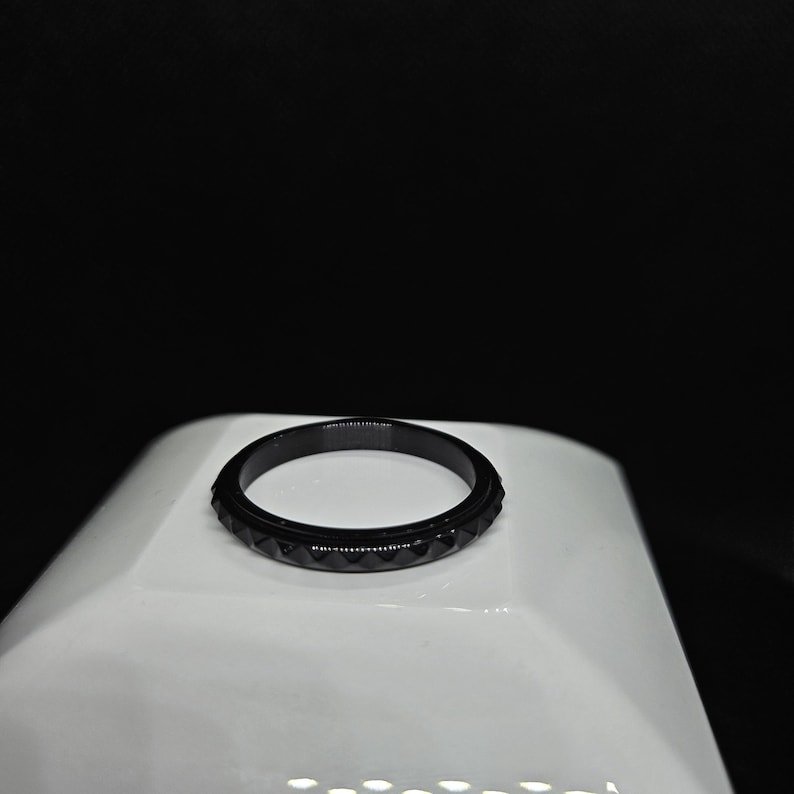 Spike Spinning Ring With Spiky Design Fidget Ring for When Nervous or ...