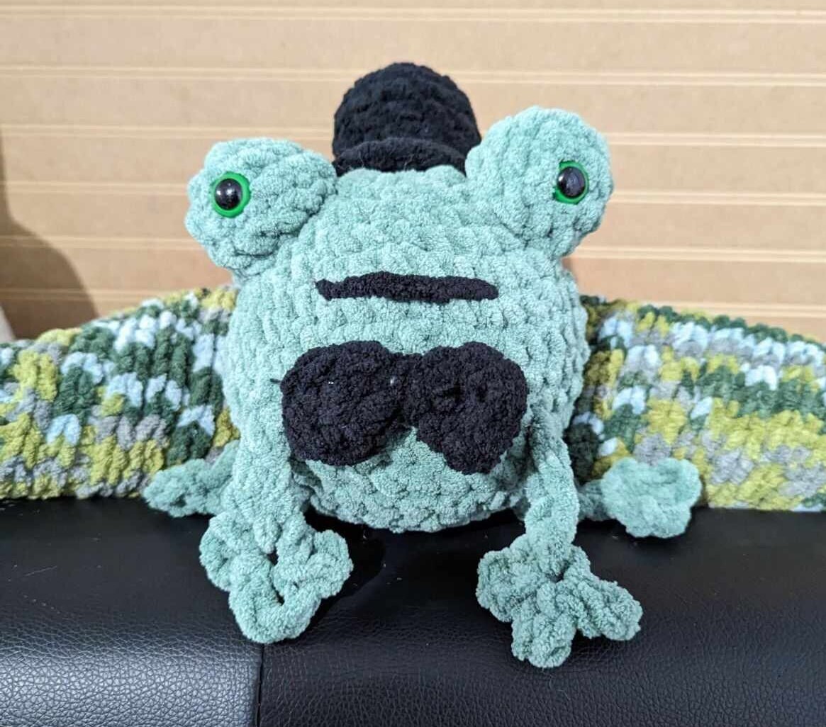 Jazzy Frog Plushie /soft Amigurumi Frog/squishy Toy - Etsy