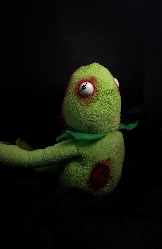 Creepy Kermit Meme