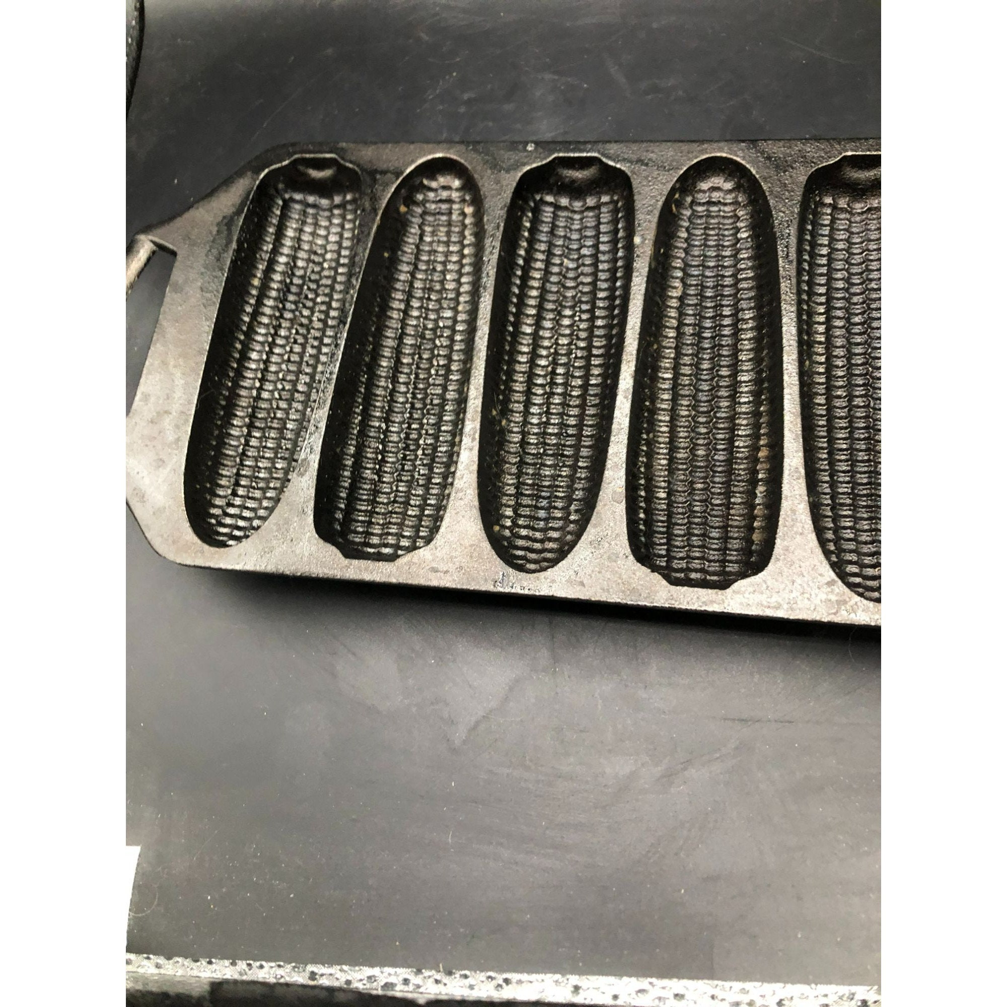 Vintage Lodge Cast Iron Cornbread Pan, 6 Cup, Style #1896. - Etsy