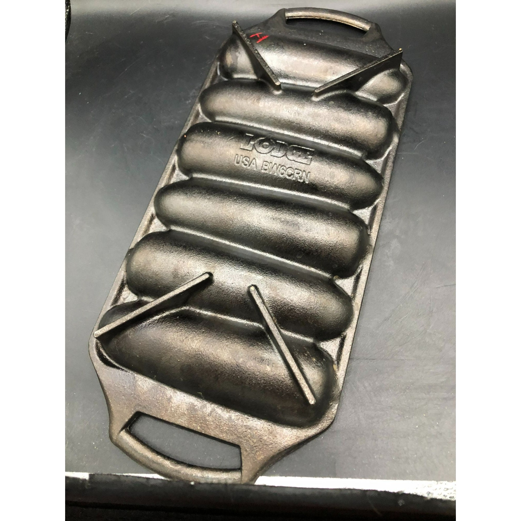 Vintage Lodge Cast Iron Cornbread Pan, 6 Cup, Style #1896. - Etsy