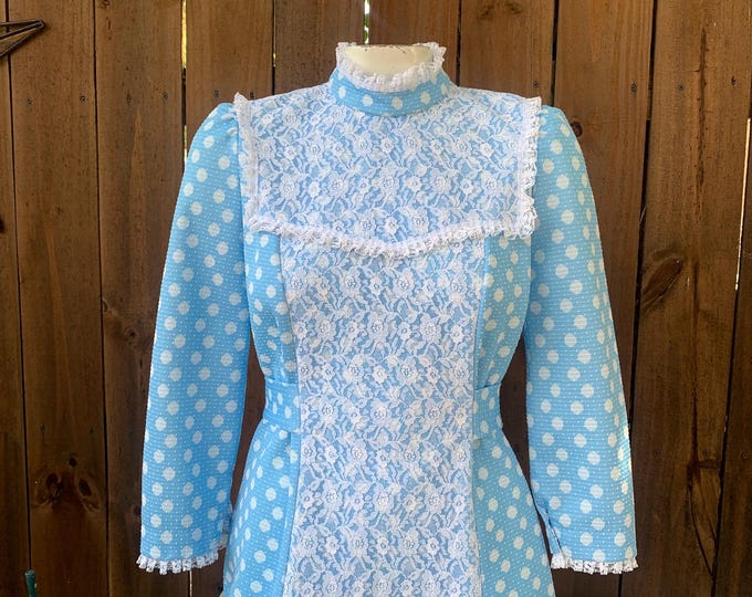 True Vintage Romantic Light Blue/ White Lace Dress Size Medium ...