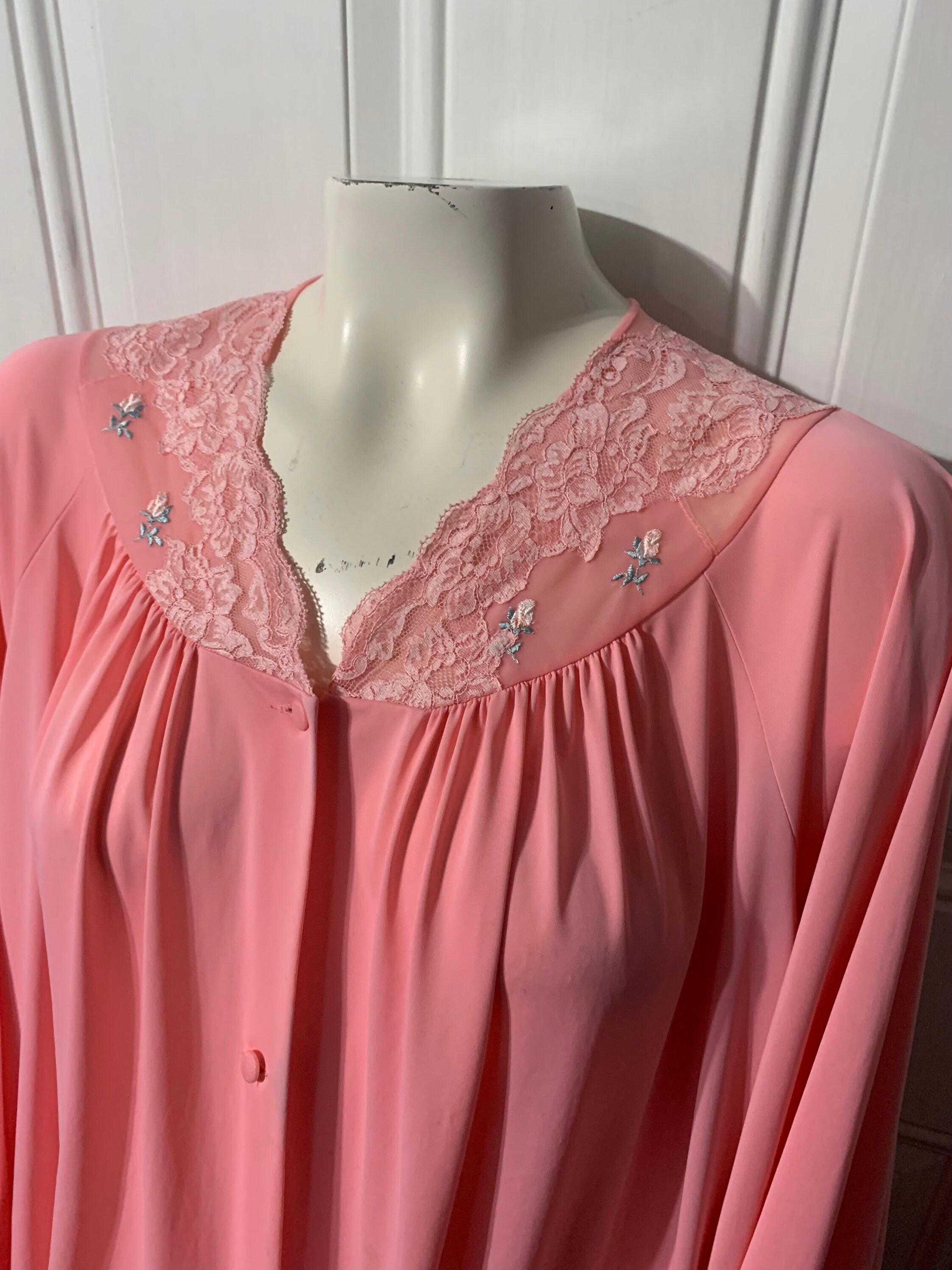 Vintage 1970’s Shadowline Robe/ Button Down Robe Size Medium, Pink Lace ...
