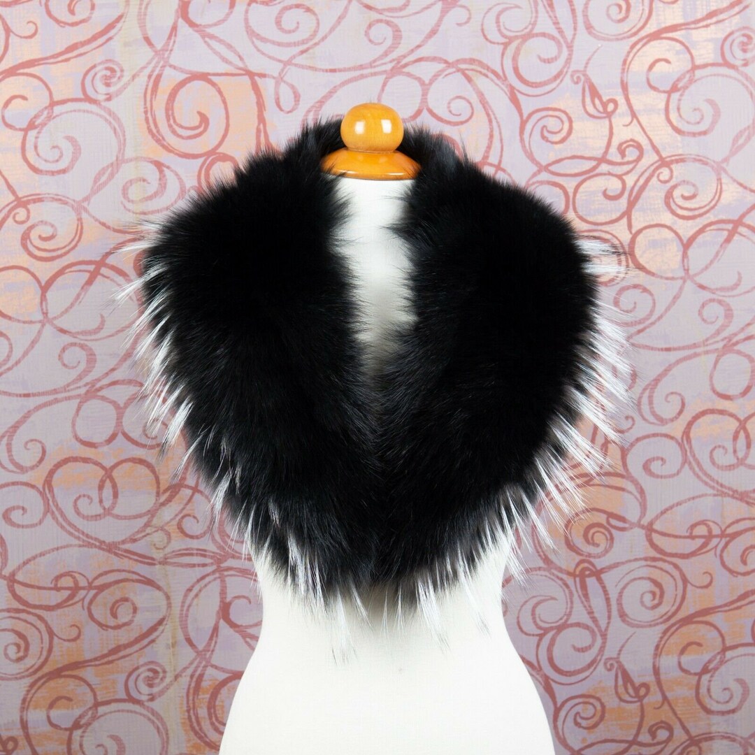 Real Fox Fur Collar in Black Color With White and Silver Details ...