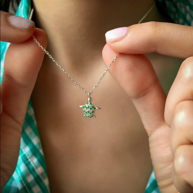 Emerald Tortoise Necklace Dainty Turtle Necklace Natural - Etsy