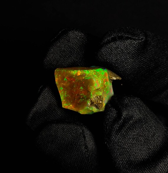 Minerals Opal Natural Ethiopian Opal rough 16 Carat Opal Gemstone Raw ...