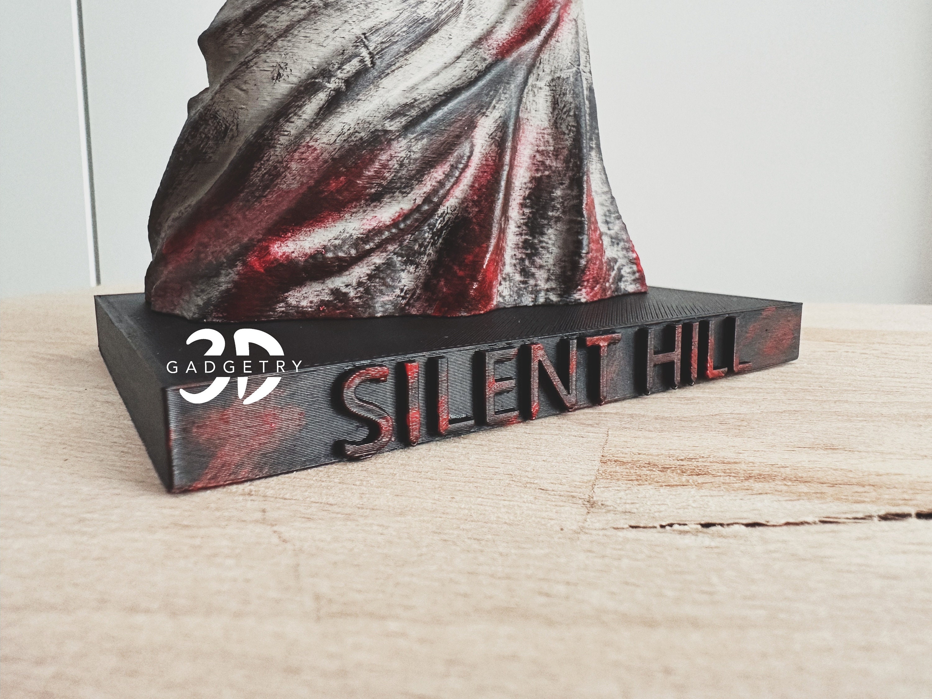 Custom Silent Hill Controller Holder | Pyramid Head Controller Stand ...