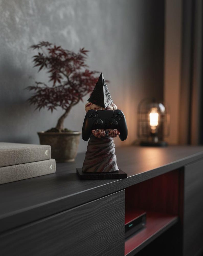 Silent Hill Pyramid Head Controller Stand | Horror Gaming Statue Decor ...