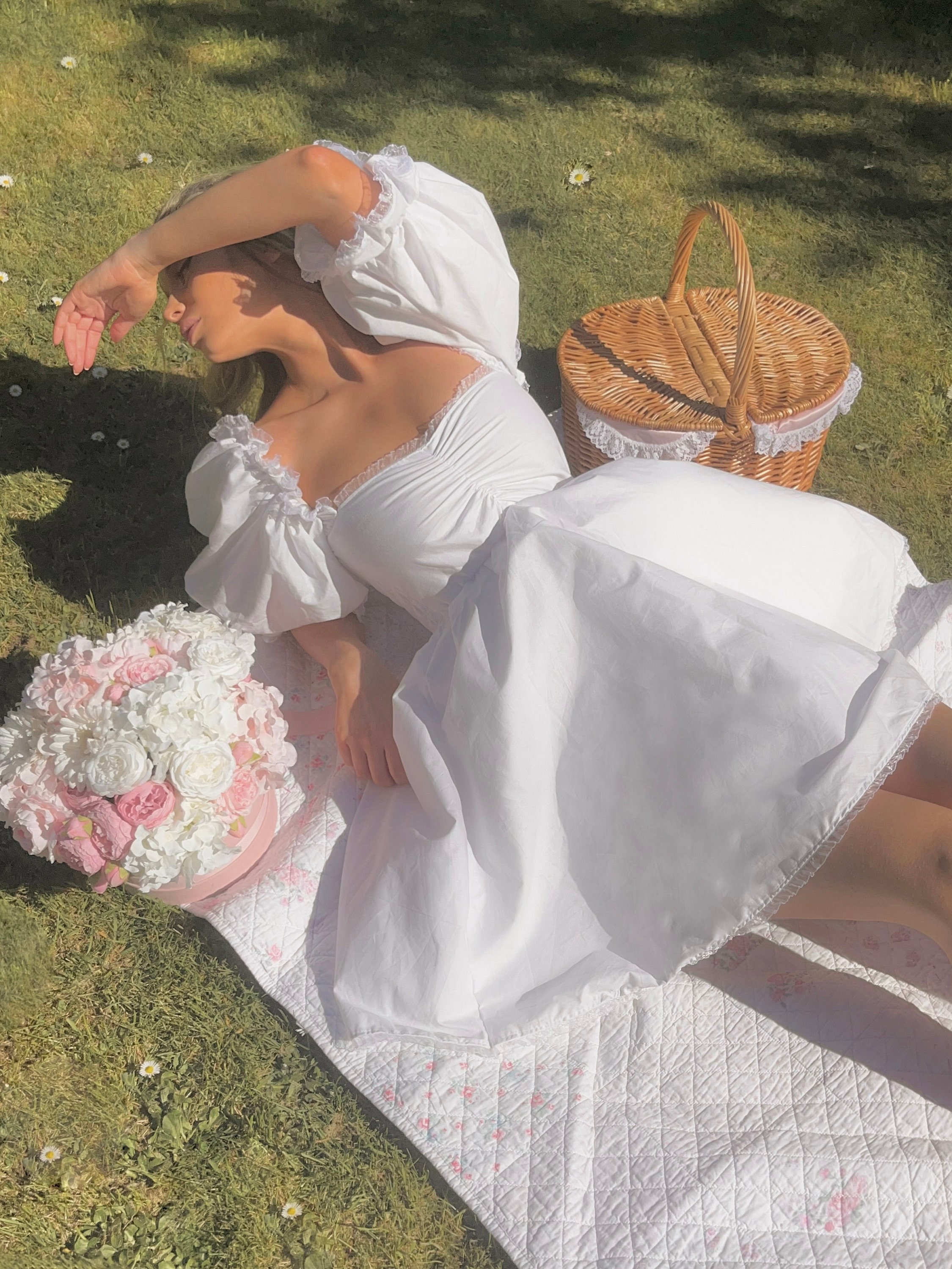 Balloon White Puffy Dress Puff Dress Puffy Dress Princess Dress Circle ...